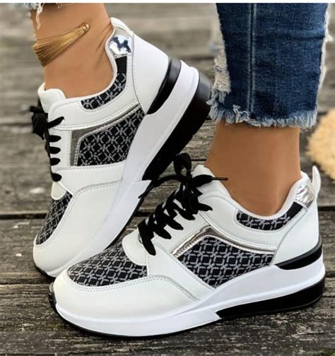 Patterned Lace Up Sneakers Kalmartz