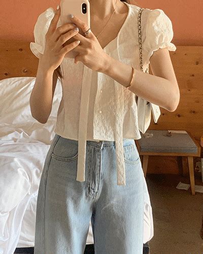 모던로브 🌴여름신상 메릭 자가드 반팔 블라우스 2color 데일리페미닌러블리걸리시하객룩격식룩여름하객룩봄신상