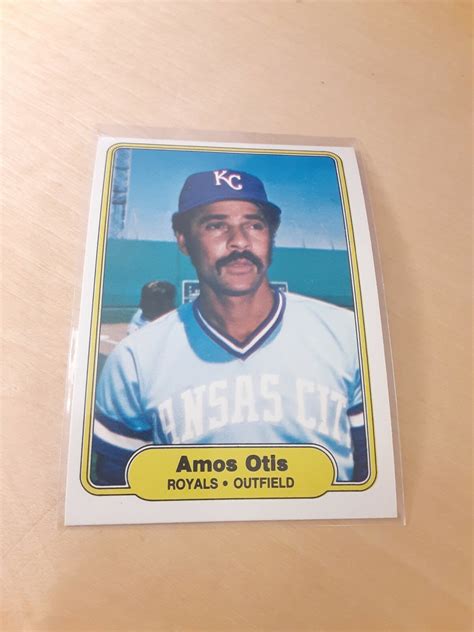 1982 Fleer 419 Amos Otis Kansas City Royals Baseball Card Outfield