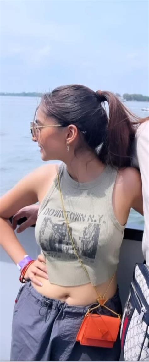 Anushka Sen Navel Rnavelnsfw