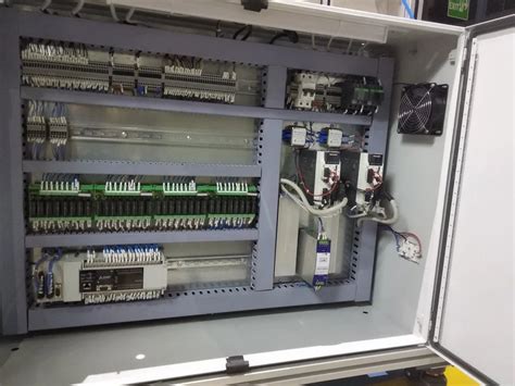 Three Phase 415 V Plc Based Servo Control Panels For Industrial Upto