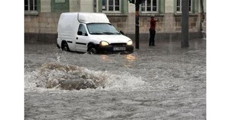 Централната част на Хасково под вода