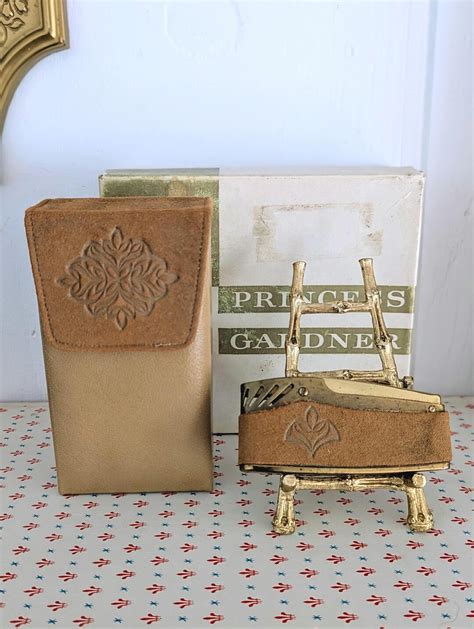Nos 1950s 1960s Vintage Princess Gardner Cigarette Case And Lighter Set