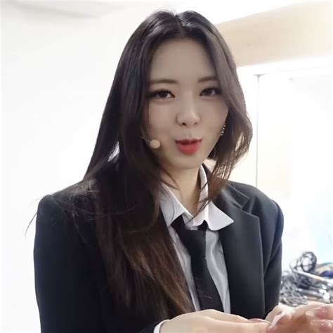 itzy yuna em 2022 | Linda e maravilhosa, Maravilhas