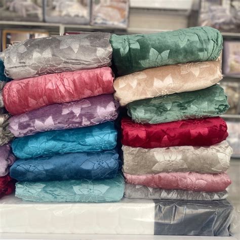 خرید و قیمت پتو مسافرتی دونفره طرح پر از غرفه پتو رویایی