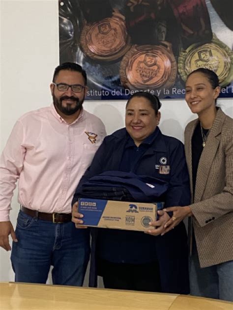 Entrega Simbólica De Uniformes Al Personal Del Indereq Stspe