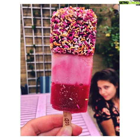 Cara Theobold Instagram When Bae Photobombs Your Fab Gethu Cinema