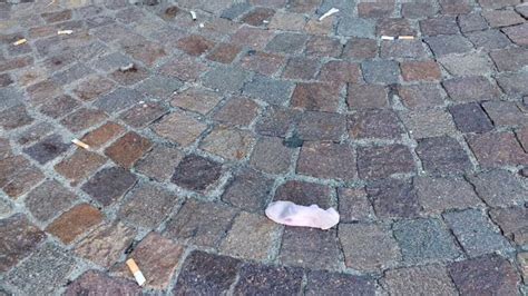 La Denuncia Sesso Per Strada Sulle Scale Di Via Sette Comuni La