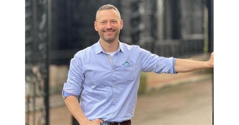 Орлин Павлов с коледен концерт