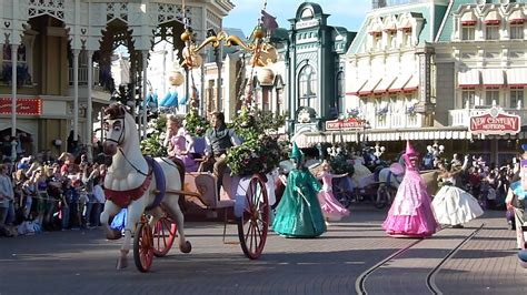 Les Princesses Disney Stars On Parade Disneyland Paris 12 Avril