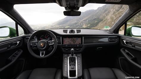 Porsche Macan Turbo 2020my Color Mamba Green Metallic Interior
