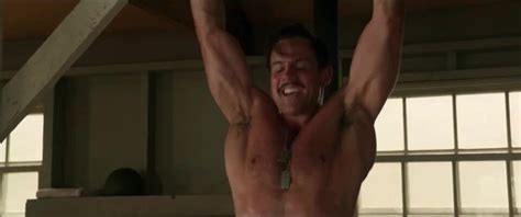 Luke Pegler Naked in Hacksaw Ridge ThisVid 日本語で