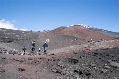 무료 이미지 황야 보행 하이킹 모험 골짜기 산맥 흙 이탈리아 산등성이 정상 회담 지질학 배낭 여행 고원 되다 시칠리아 에트나 후지 스 후