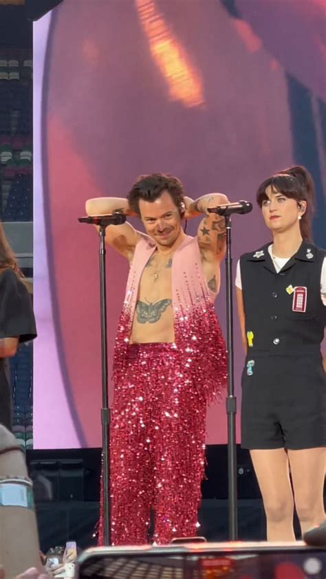 Sonia Bodjakova Adlı Kullanıcının ️harry Love ️ Panosundaki Pin