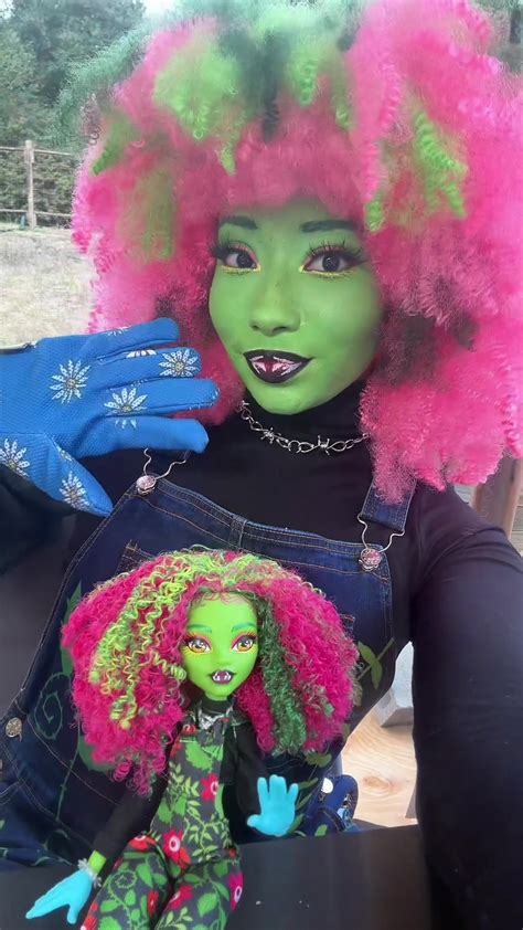 Diy Venus Mcflytrap Monster High Costume Guide Tiktok