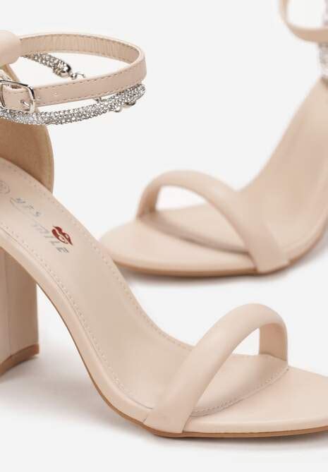Beżowe Sandały Na Słupku Z Otwartym Noskiem I Paskiem W Cyrkonie Beulia