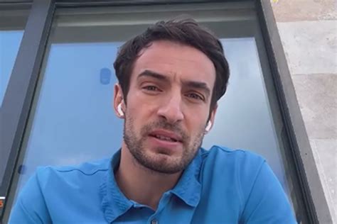 ფეხბურთელი გიორგი გველესიანი მიმართვას ავრცელებს Ge