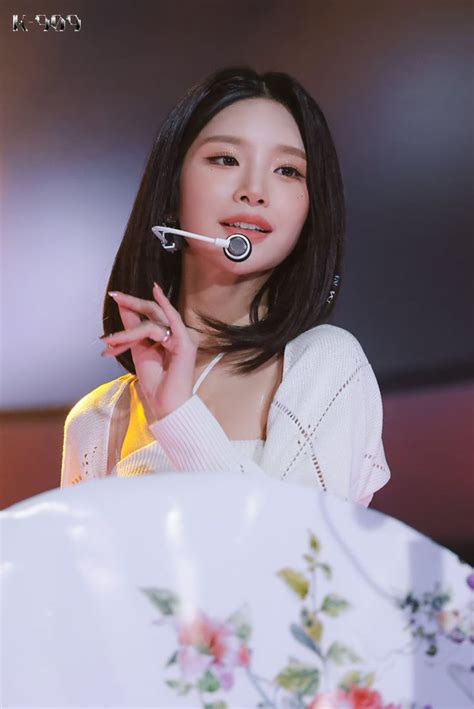 Pin By Hellokittz On Alice Cute Girls Alice Girl