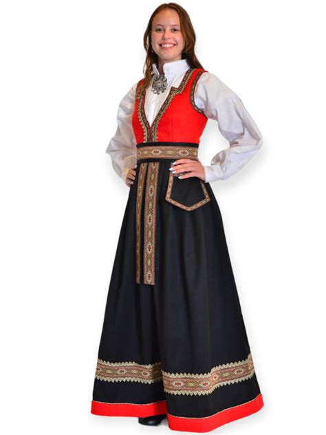 Norah Festdrakt Rød Norske Festdrakter Masi Bunader