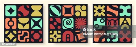 추상적인 기하학적 모양의 포스터 또는 정사각형 배너 세트 바우 하우스 잔인함 스위스 스타일의 그래픽 요소 기하학 도형 형태가