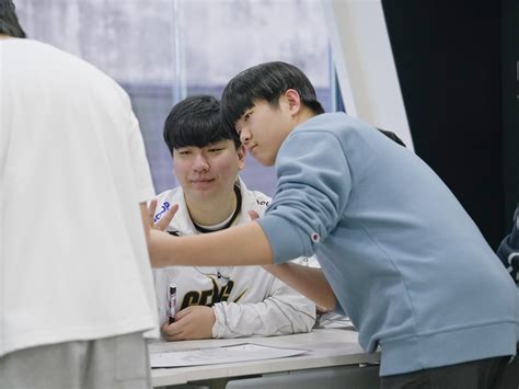 젠지글로벌아카데미 좋은 사람들과 좋은 시간🌻 Geng 발로란트 선수단과 함께하는 Skill Up With Geng 이벤트가 마무리 되었습니다 ️‍🔥 세계 최고의