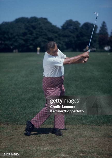 Julius Boros Photos And Premium High Res Pictures Getty Images