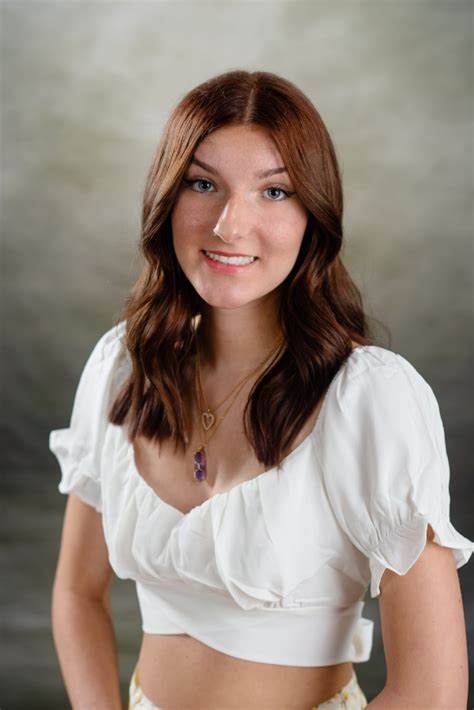 Chloe Class Of 2023 Enjoy The View Photography