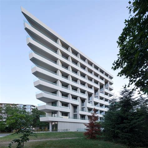 10 Homes That Make The Most Of Their Balconies