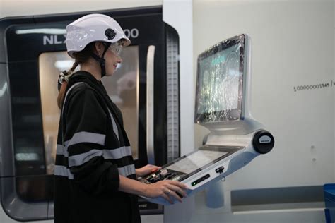 Geeky News Discusses How Iiot Is Transforming Industries Through Connectivity And Efficiency