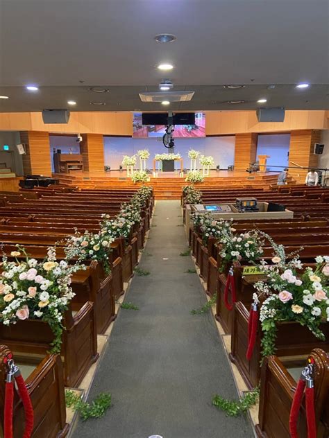 웨딩데코 교회 웨딩 데코 교회결혼식 꽃장식 네이버 블로그
