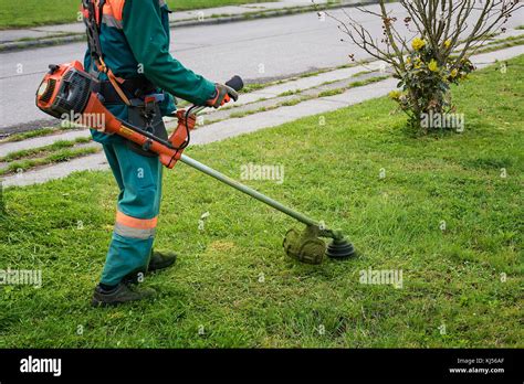 Gas String Trimmer Work Hi Res Stock Photography And Images Alamy