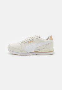 Puma RUNNER V3 UNISEX - Sneaker low - black/white/schwarz - Zalando.ch