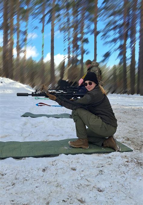 Курс «Підготовка населення до національного спротиву триває фото УЖВ хаб