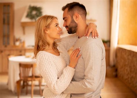 Relationship Status Definition Different Types And Key Takeaways