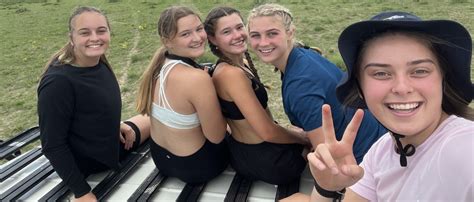 Kalahari Vasbyt Vir Meisies Algemene Inligting