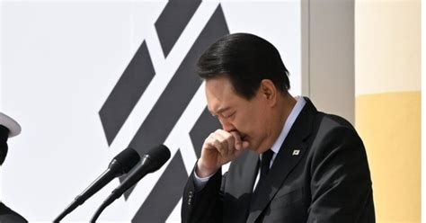 ‘서해 수호의 날 기념식서 울먹인 尹 “20대 청춘들 생각나 나도 모르게”