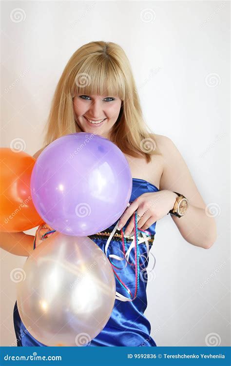 Sexy Vrouw Het Vieren Verjaardag Stock Foto Image Of Leuk Uitdrukking