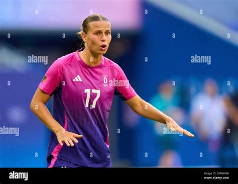 Klara Buehl Dfb Frauen 17 At The Women Olympic Semifinal Match Germany