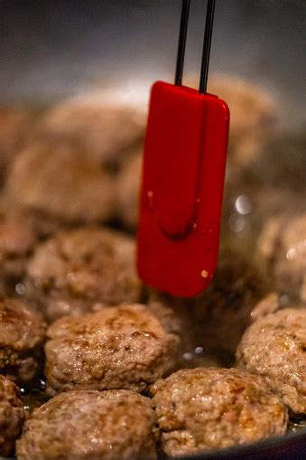 팬에 웨딩 식사에 대 한 일부 햄버거에 대 한 구운 되 고 둥근 돼지 고기 커틀릿 건강한 생활방식에 대한 스톡 사진 및 기타