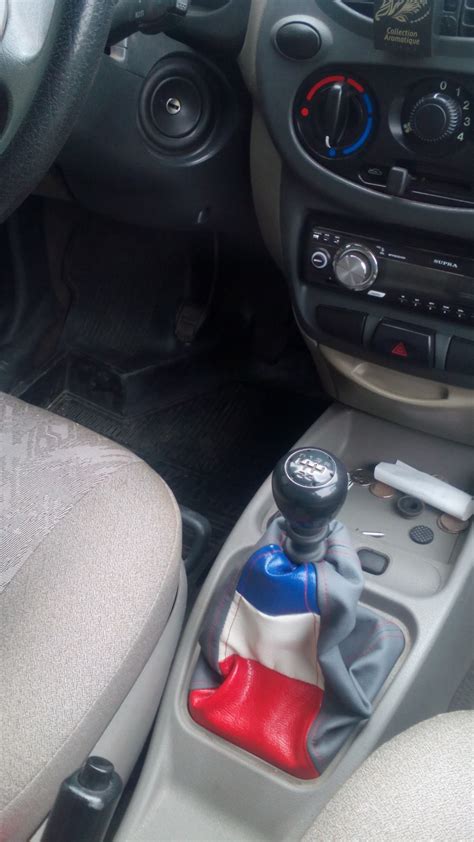 чехол на рычаг КПП. — Lada Калина Универсал (1G), 1,6 л, 2009 года ...