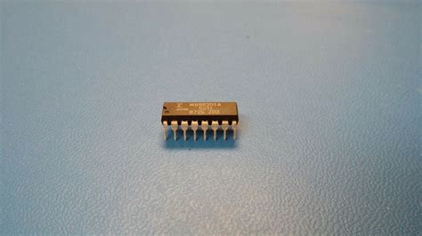 Icmicrocontroller4 Bitmb88200 Cpucmossop16pinplastic Specialty