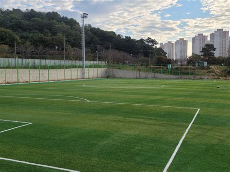 인조잔디 유지관리 규사충진과 브러싱작업 늘봄그린 시공실적 유지관리