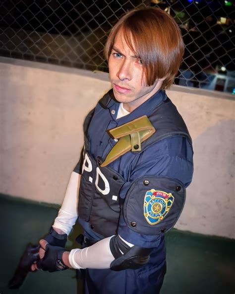 Leon S Kennedy Cosplay Resident Evil 2 By Abrahammarttori On Deviantart