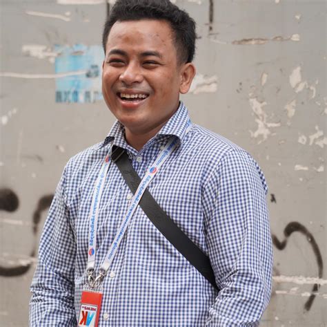 សុទ្ធ តែ នារី ស្រស់ ស្អាត នៅ ហាង ម្លប់ ធ្នង់ សុទ្ធ តែ នារី ស្រស់ ស្អាត នៅ ហាង ម្លប់ ធ្នង់