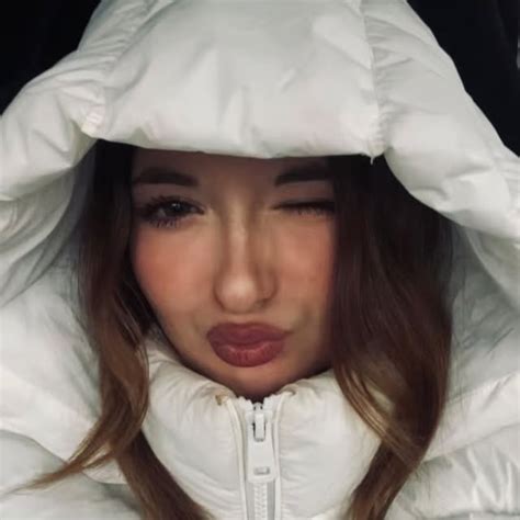 Ange Angelica Bertolusso • Threads Say More