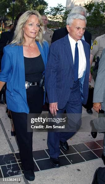 Robert Blake Arrives Escorted By Los Angeles County Sheriffs Before