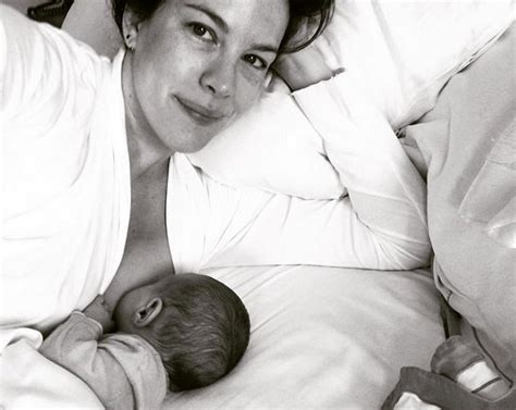 Free The Nipple 21 Proud Breastfeeding Celebrities Yourtango