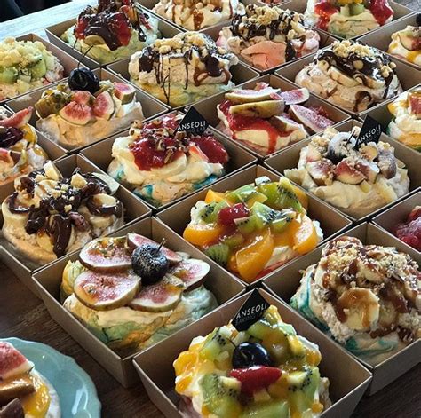 굿모닝 해요~~ 언제나 아름다운 파블로바 새콤달콤 이만한 디저트 없지 말입니다 ㅎ 안서리베이킹랩 호주디저트 머랭 머랭케이크 무화과케이크