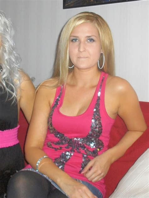 Upskirt Tease Rupskirtspics