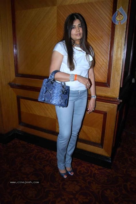 Hot Models At Varuna D Jani Collection Launch Photo 34 Of 39